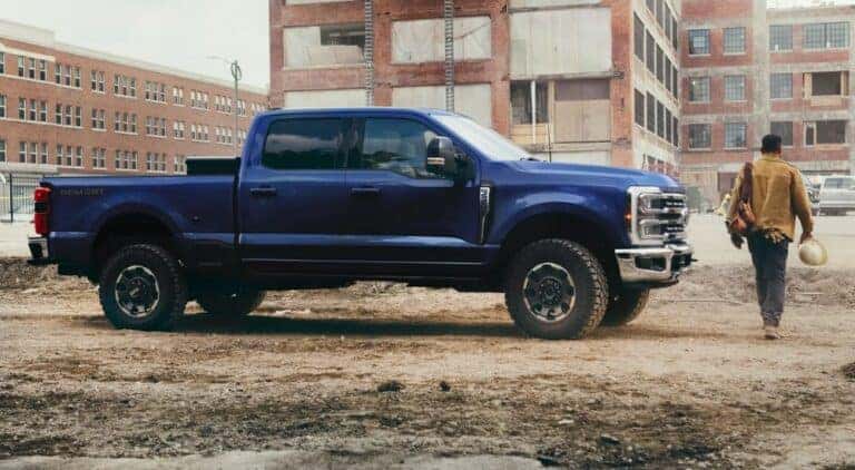 Ford F-250 vs Chevy Silverado 2500 HD: Which HD Truck Offers More?